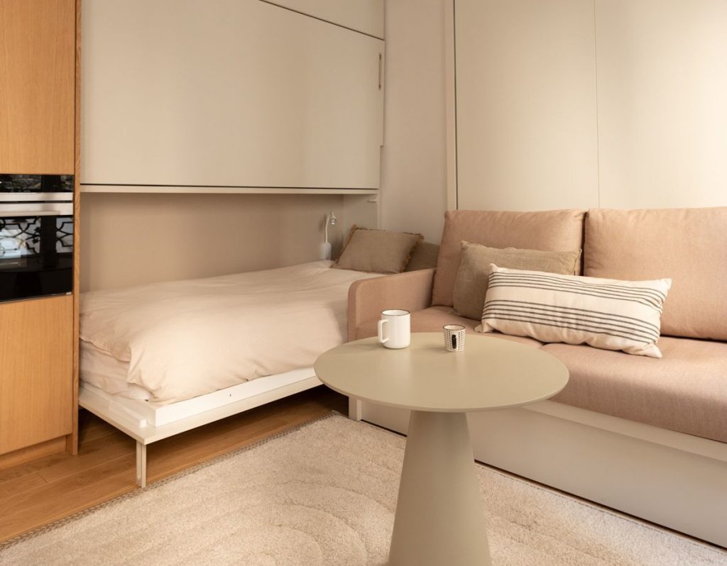 Un appartement de 18m2 optimisé pour 4 à Paris par Studio Castille
