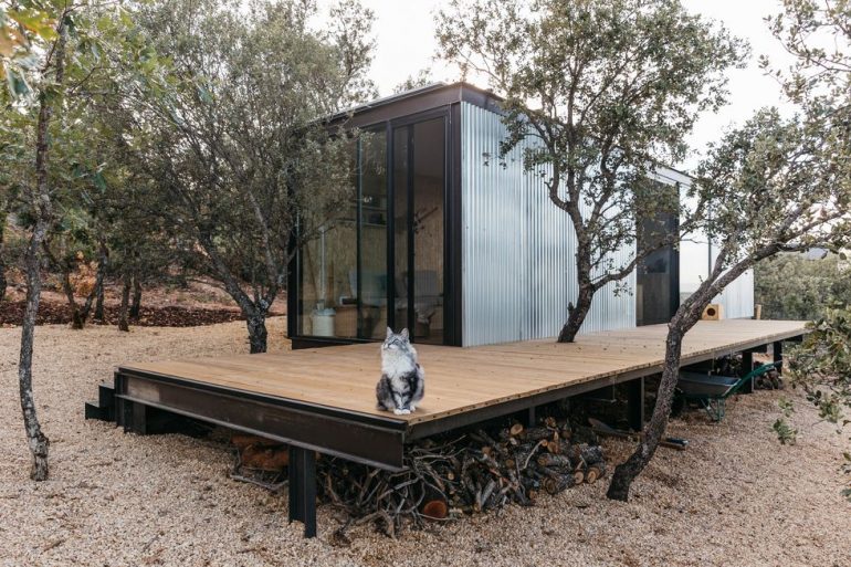 Une mini maison de 45m2 durable à l'allure contemporaine