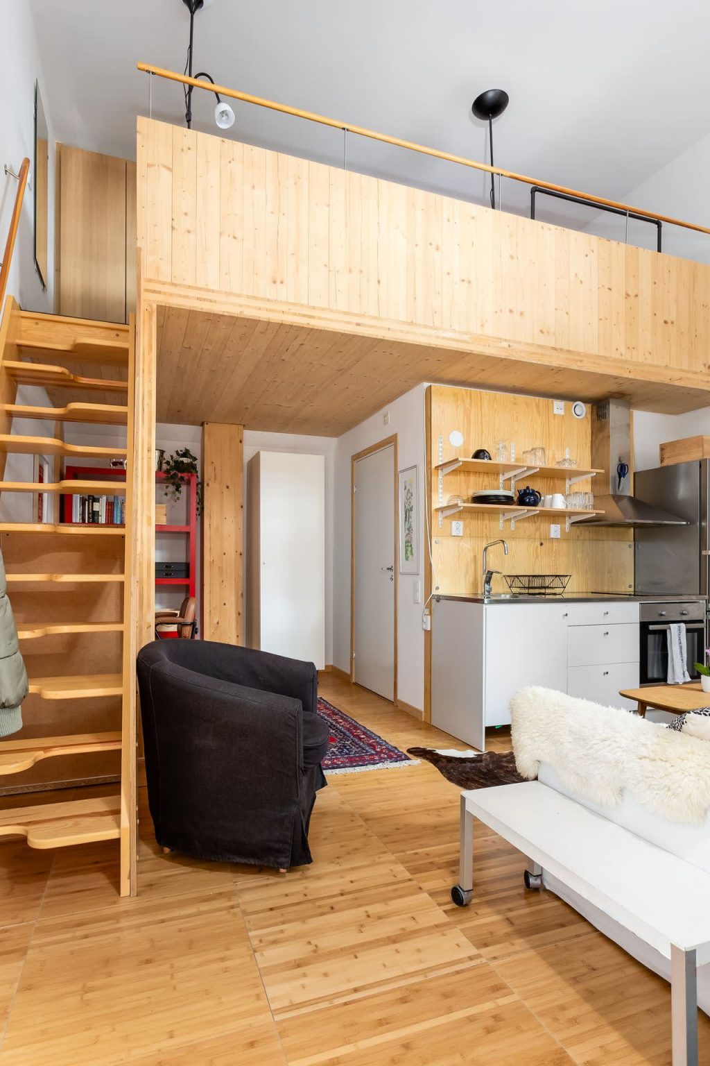 Un studio en duplex de 35m2 bien optimisé dans un immeuble en bois