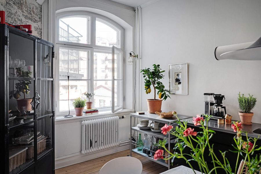 Un immense studio de 57m2 aux beaux éléments classiques