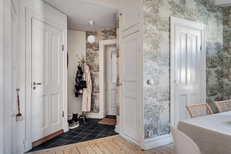 Un immense studio de 57m2 aux beaux éléments classiques