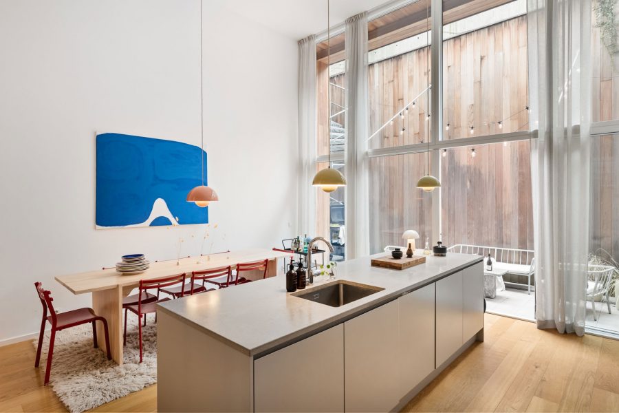 Un appartement en duplex de 125m2 avec patio conçu par un architecte
