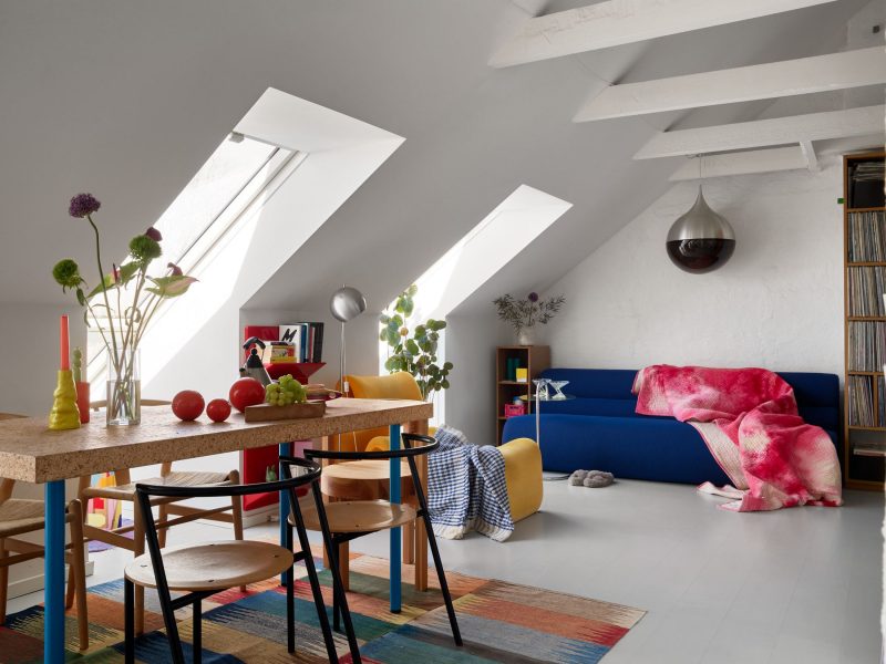 Un studio pop de 42m2 avec alcôve sous les toits