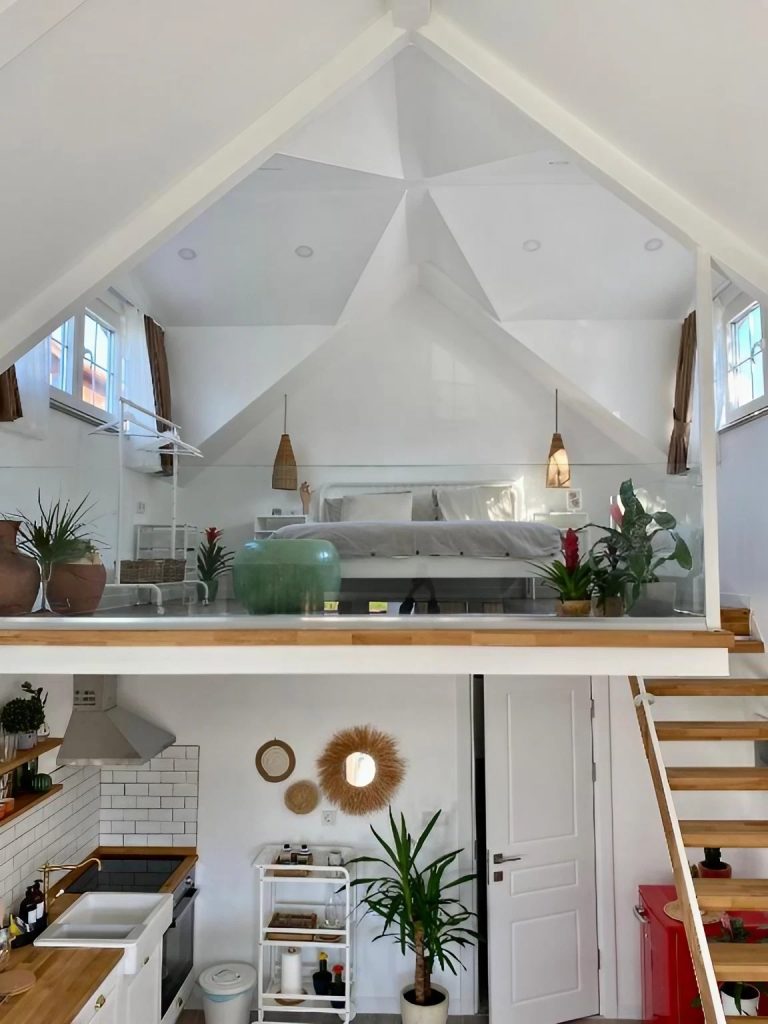 Une mini maison de 42m2 à l'architecture classique avec piscine