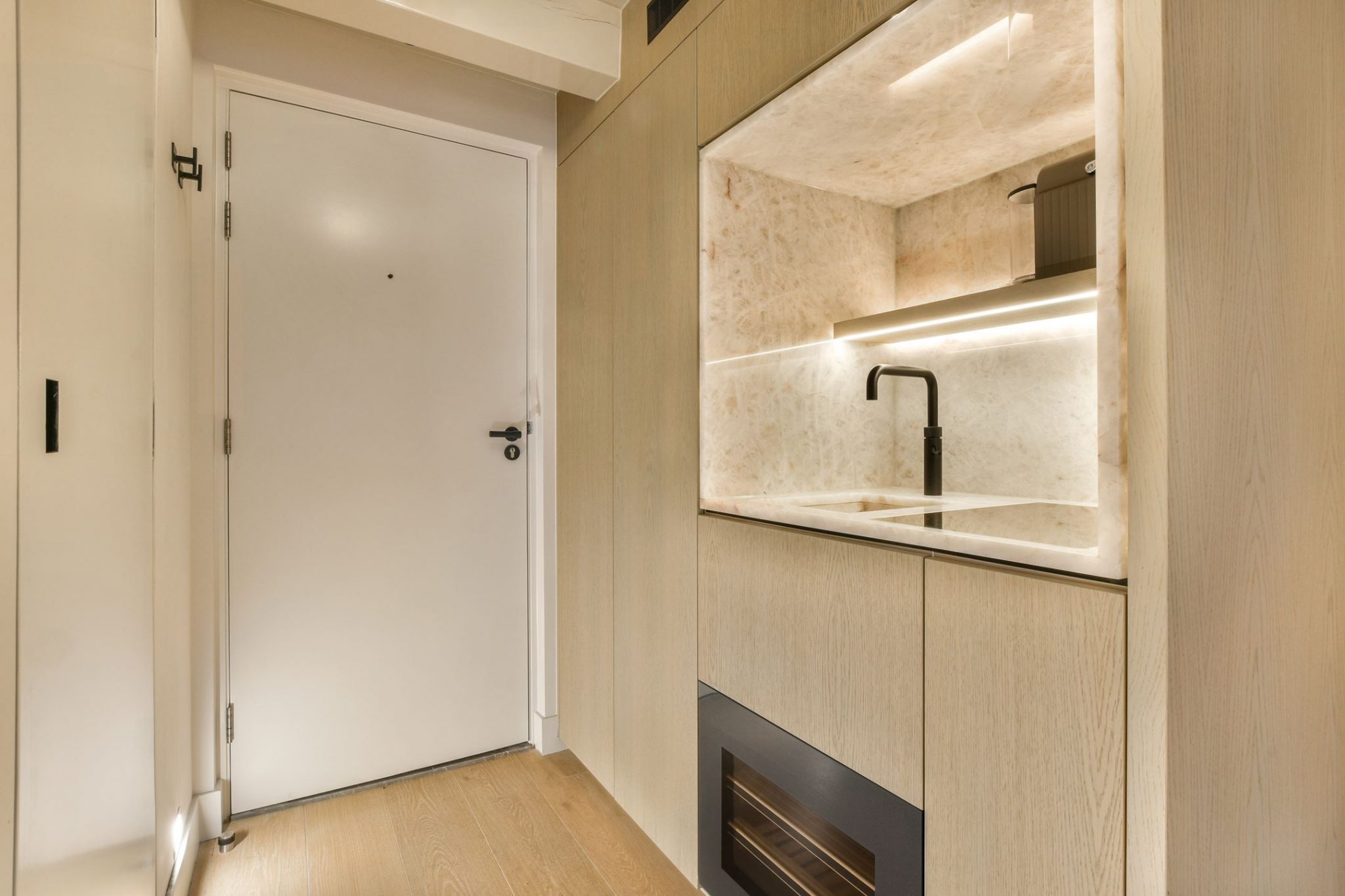 Un très petit studio de 15m2 aux finitions parfaites et à la belle vue