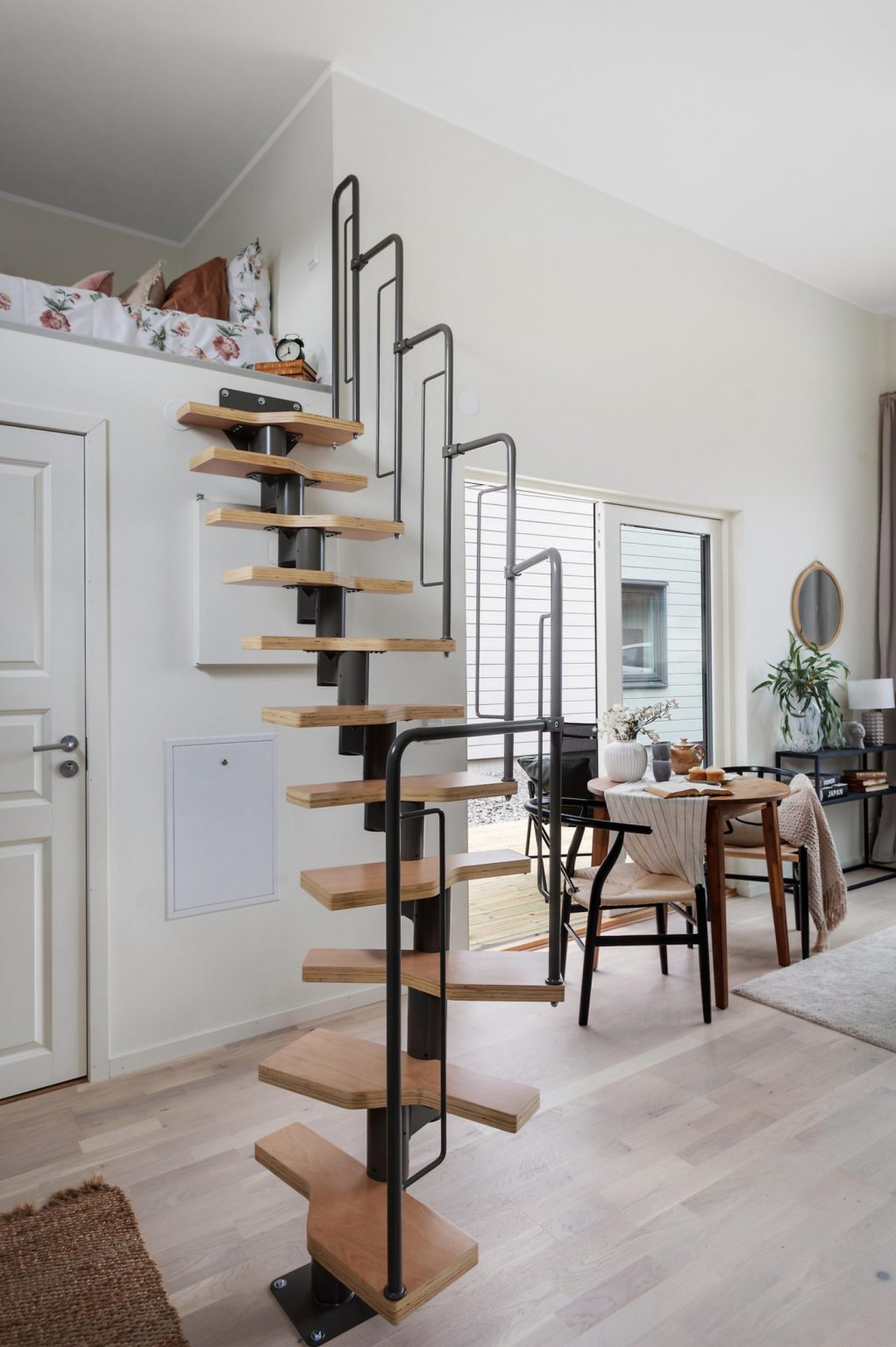 Une petite maison de 29m2 comme un studio en duplex