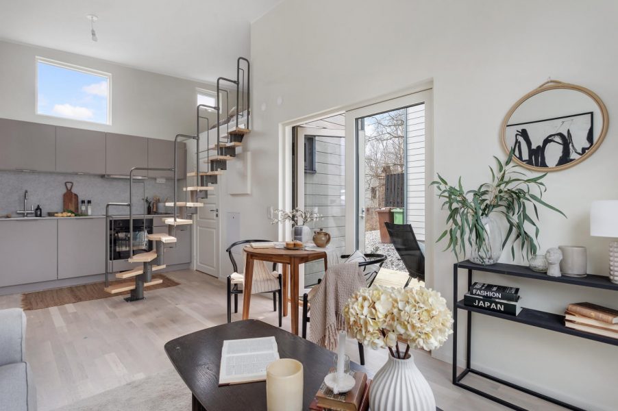 Une petite maison de 29m2 comme un studio en duplex