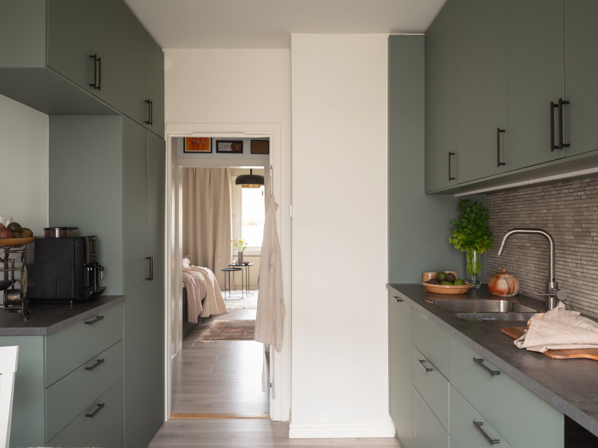 Un studio de 38m2 avec une cuisine dînatoire
