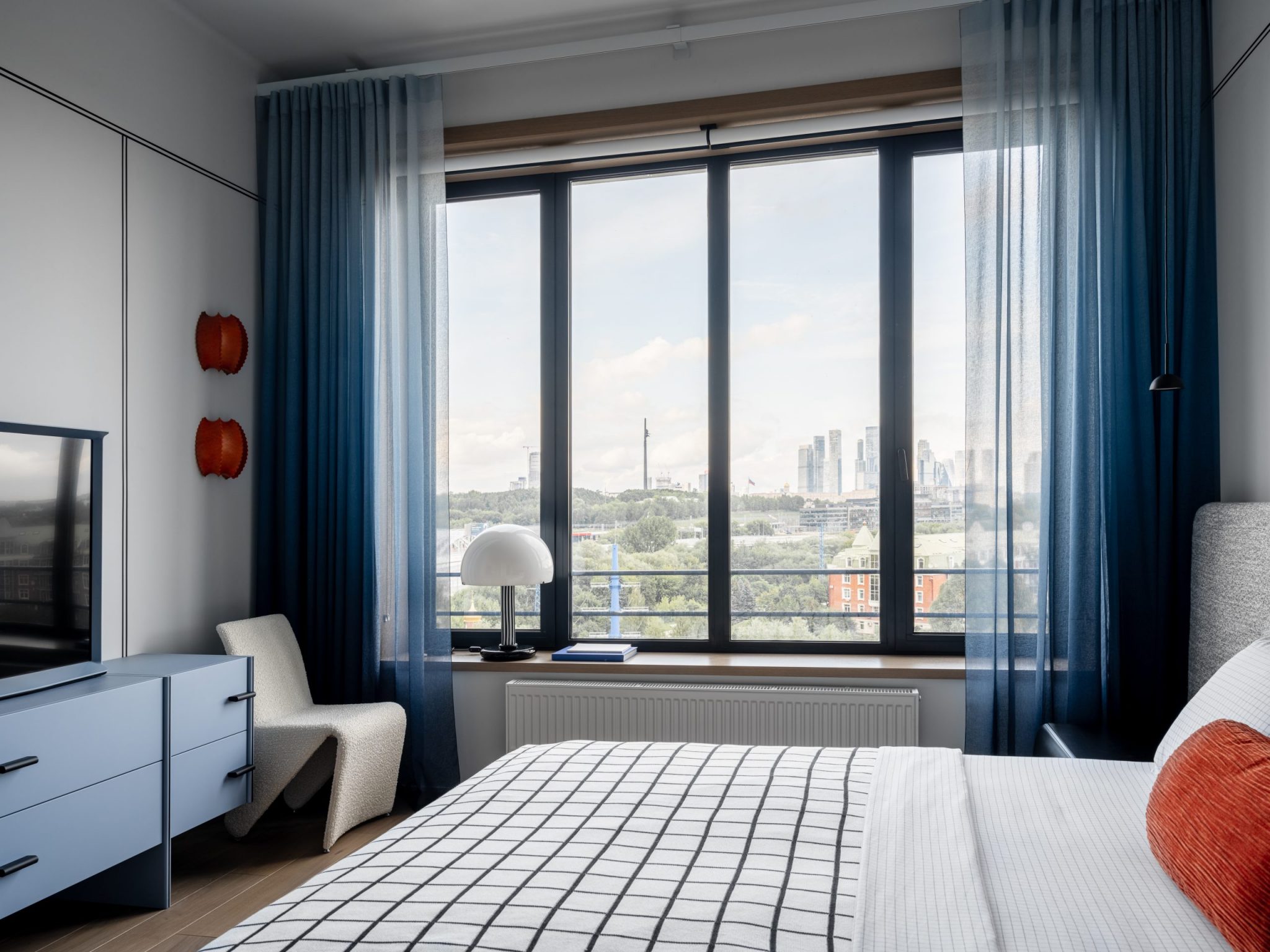 Un appartement design de 92m2 aux couleurs contrastées