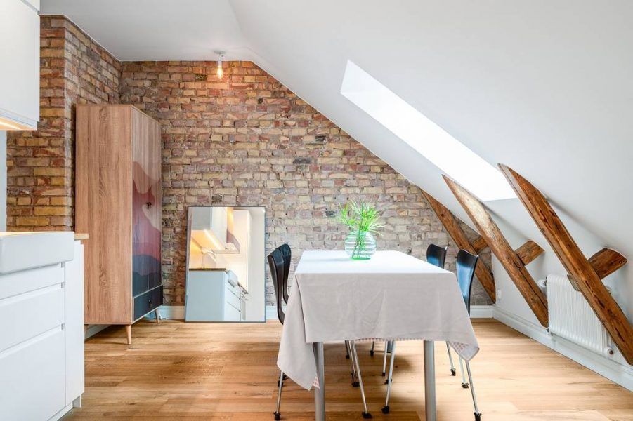 Un studio de 34m2 sous les toits bien agencé