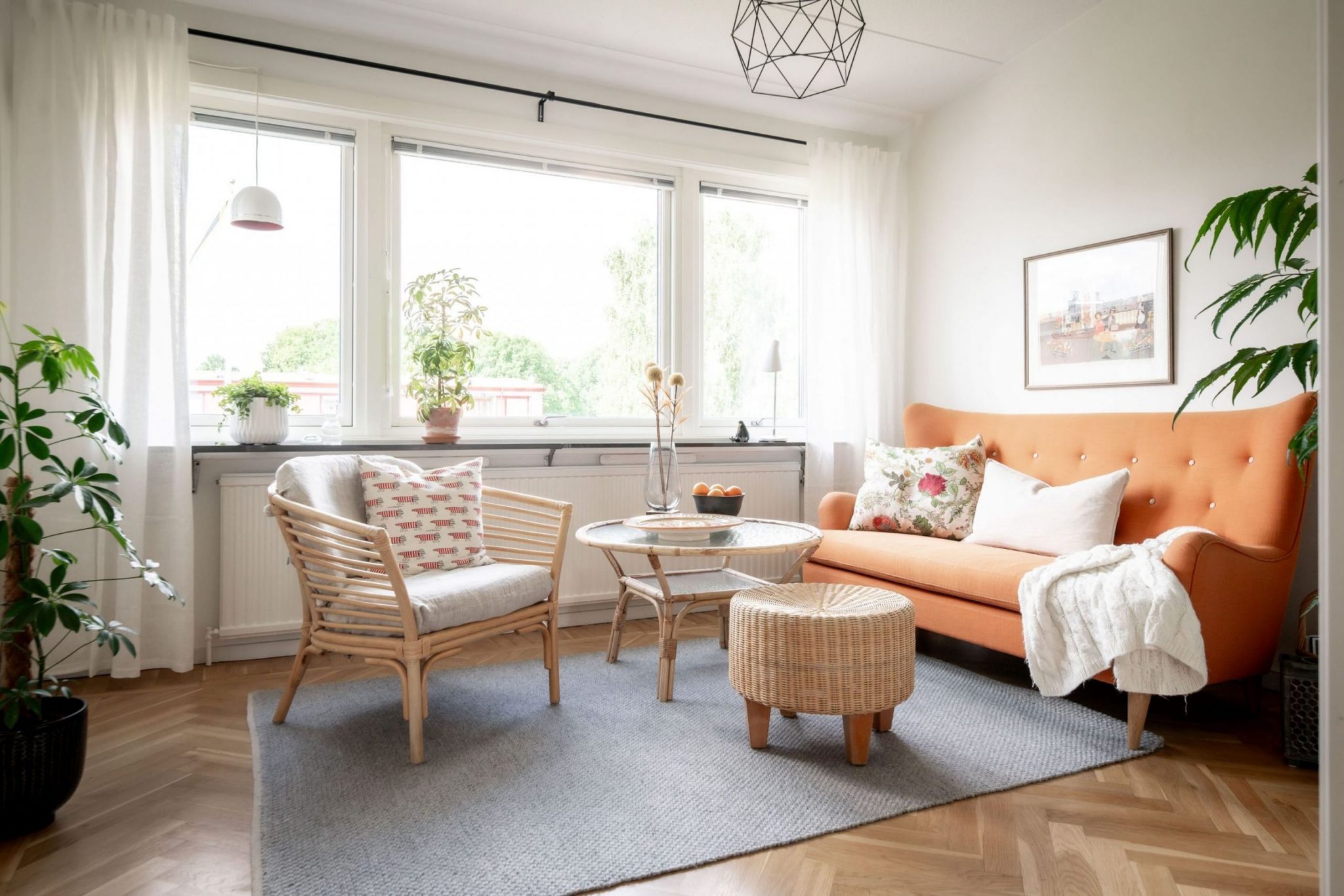 Un studio de 42m2 bien optimisé avec une verrière blanche
