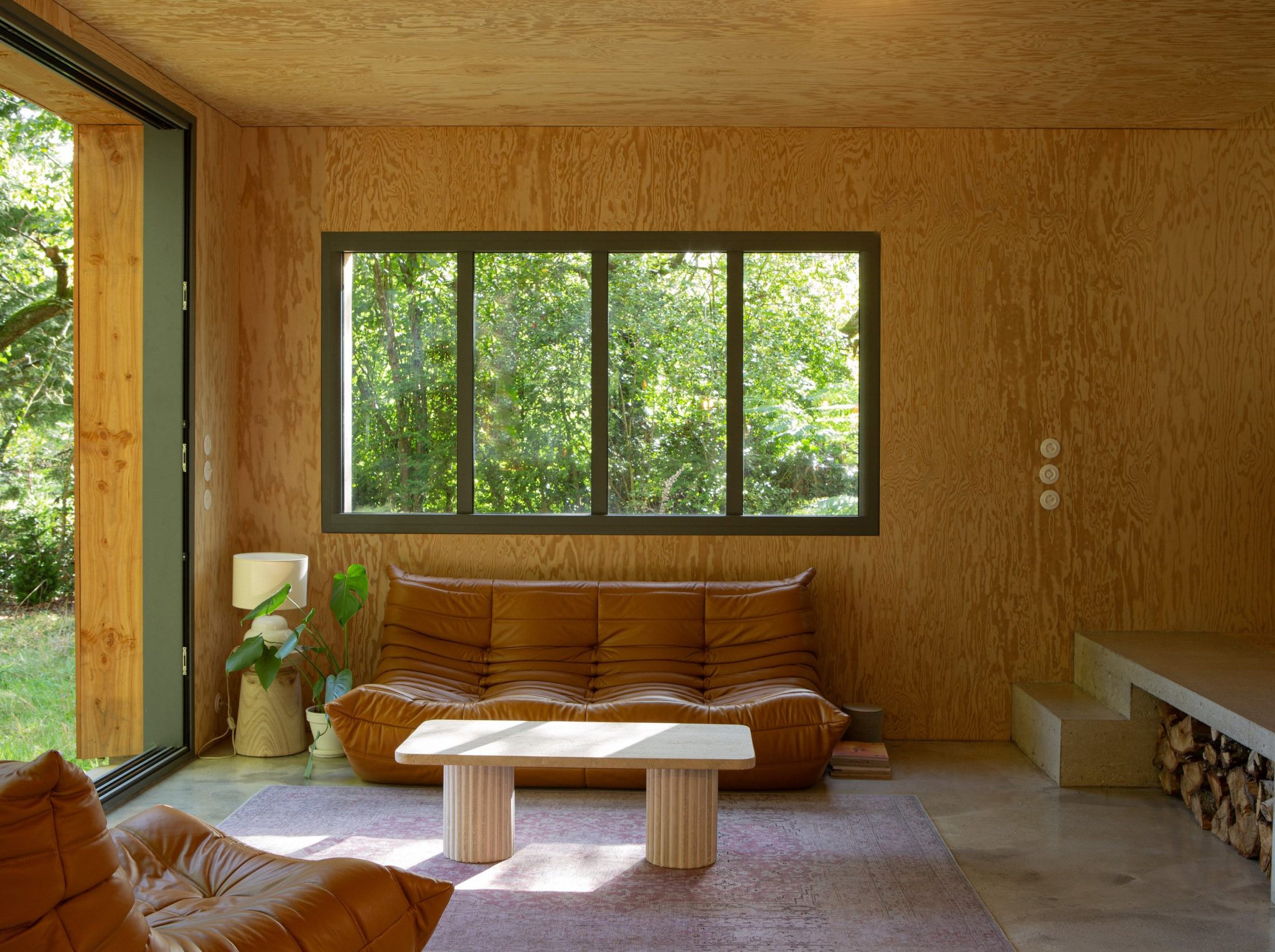 Une maison à la décoration simple et design en Islande