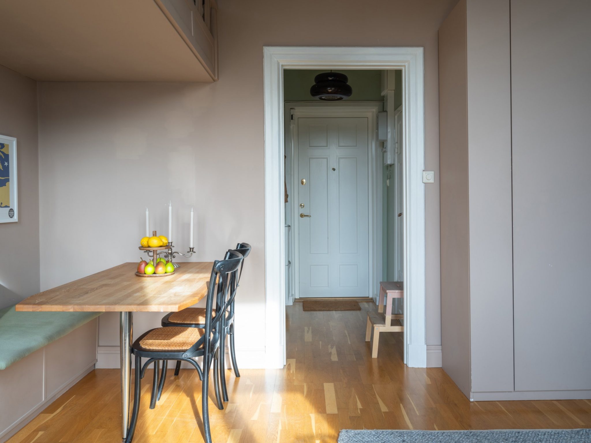 Un studio aux 25m2 bien optimisés grâce à une mezzanine