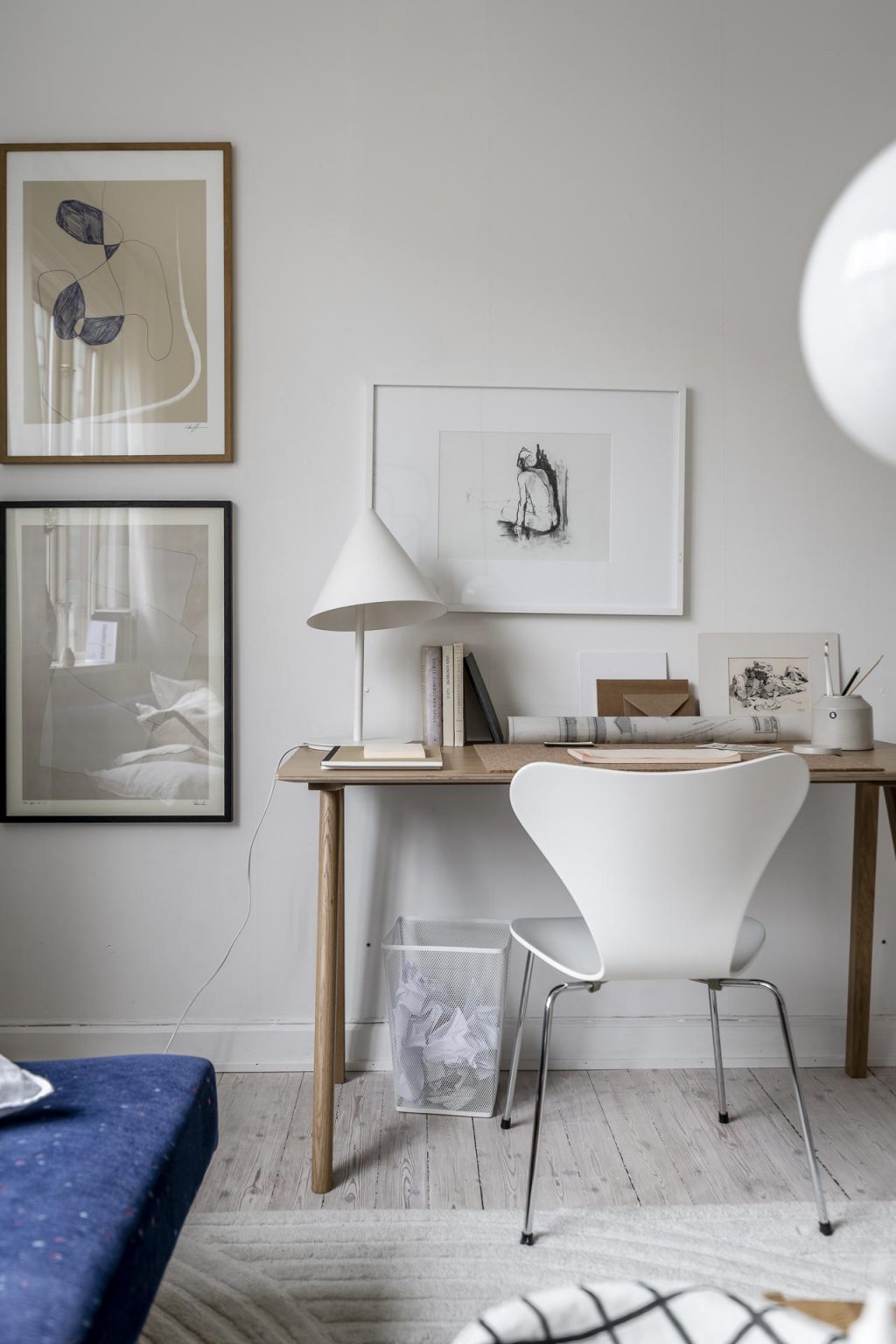 Un studio ancien de 37m2 à la décoration moderne en blanc et bleu
