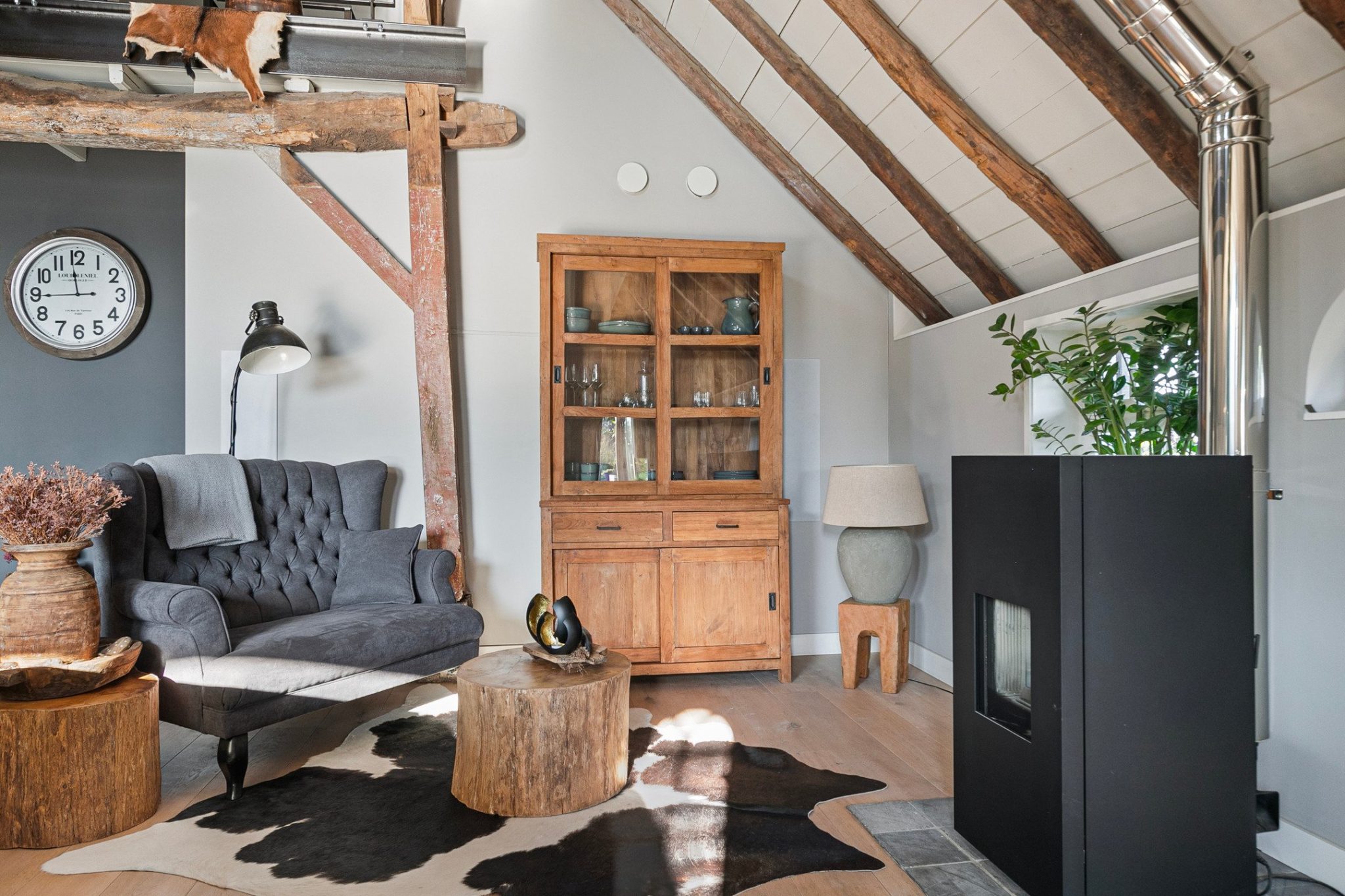 Une ferme ancienne rénovée en maison contemporaine aux Pays-Bas