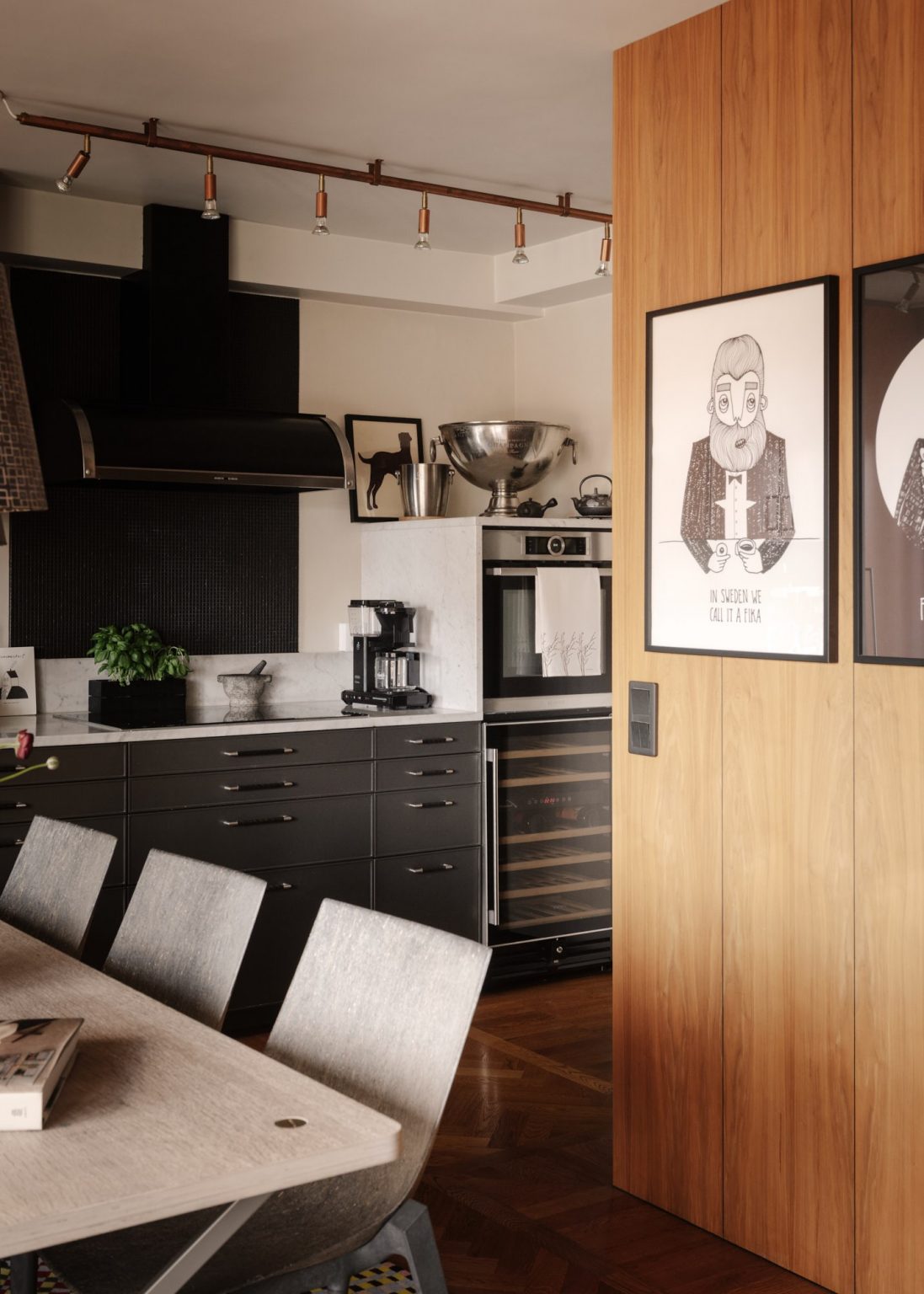 Un large studio de 42m2 avec alcôve rénové avec goût