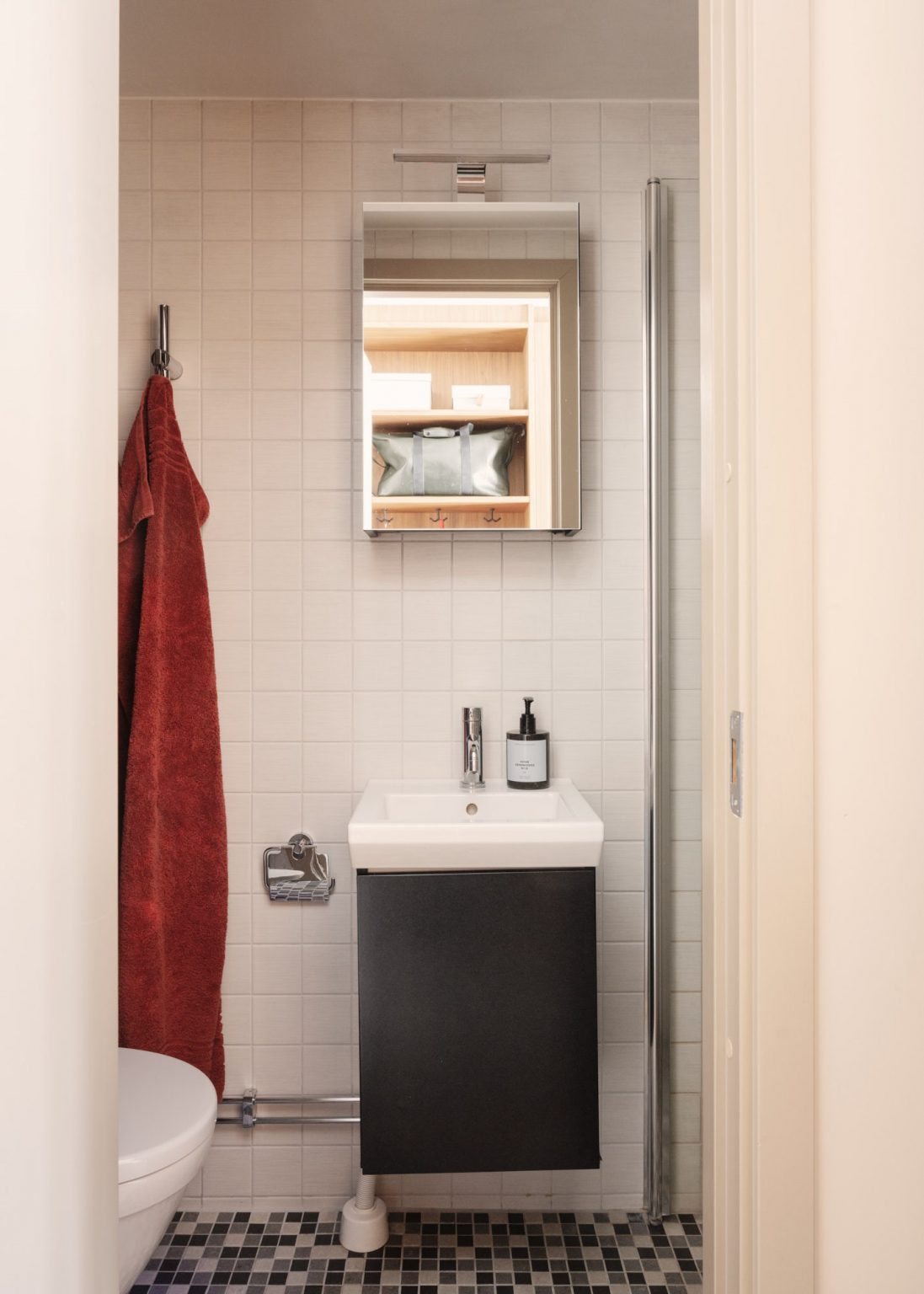 Un large studio de 42m2 avec alcôve rénové avec goût