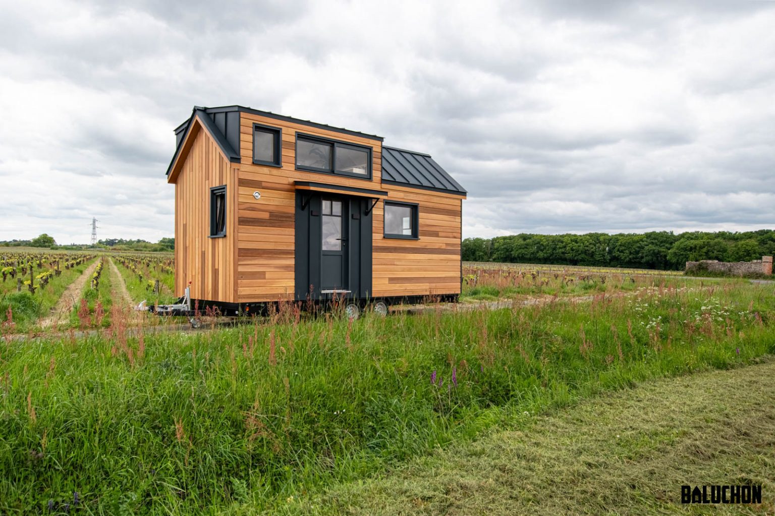 Une tiny house de 8m2 française par Baluchon pour une petite famille