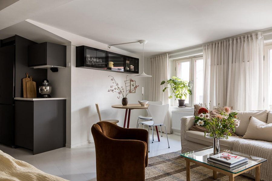 Un studio design et mansardé de 36m2 baigné de lumière