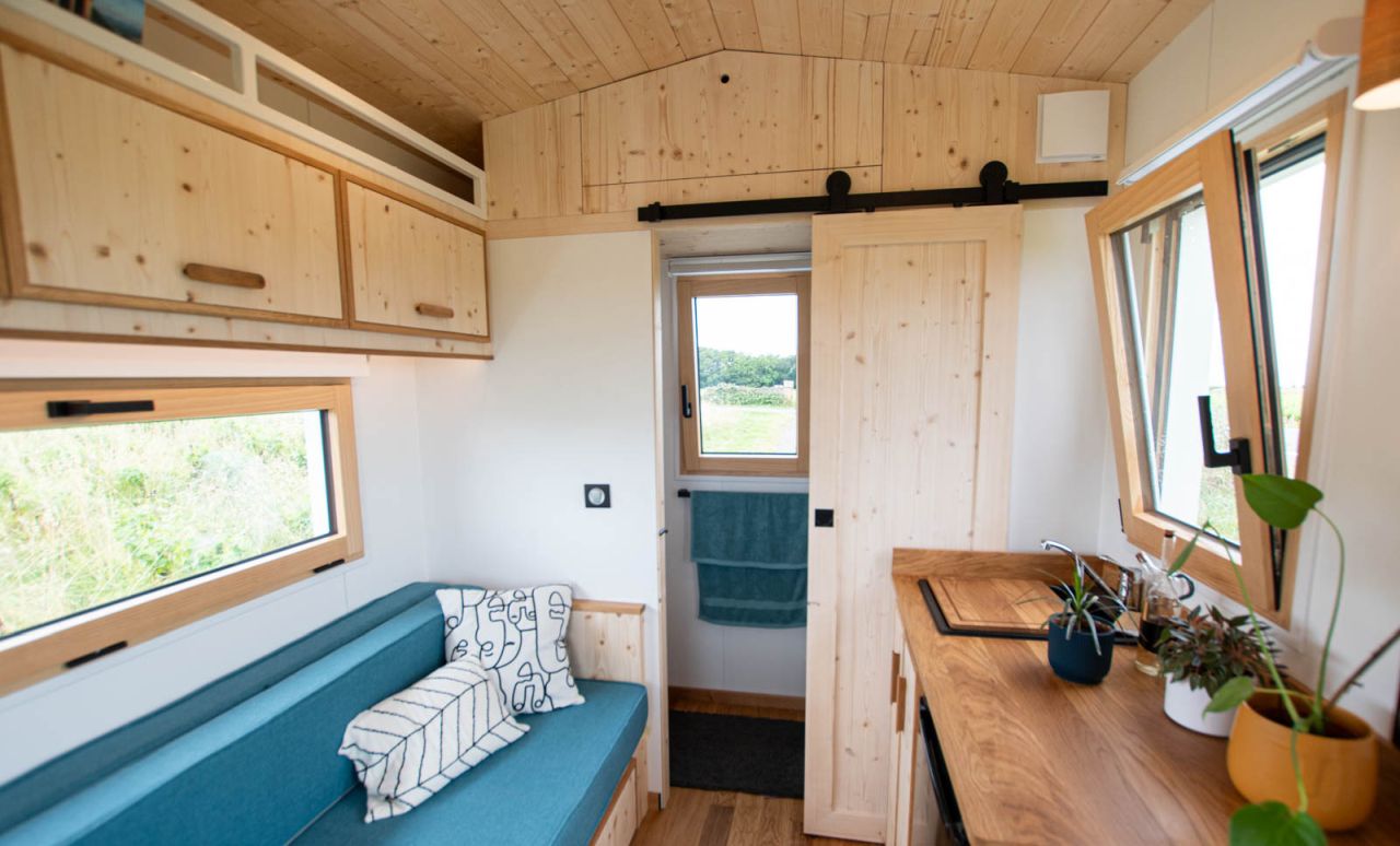 Une tiny house française de 10m2 seulement par Baluchon